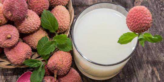 Aneka Minuman Sehat Dan Nikmat Serta Resepnya: Resep Minuman Jus Bola Leci