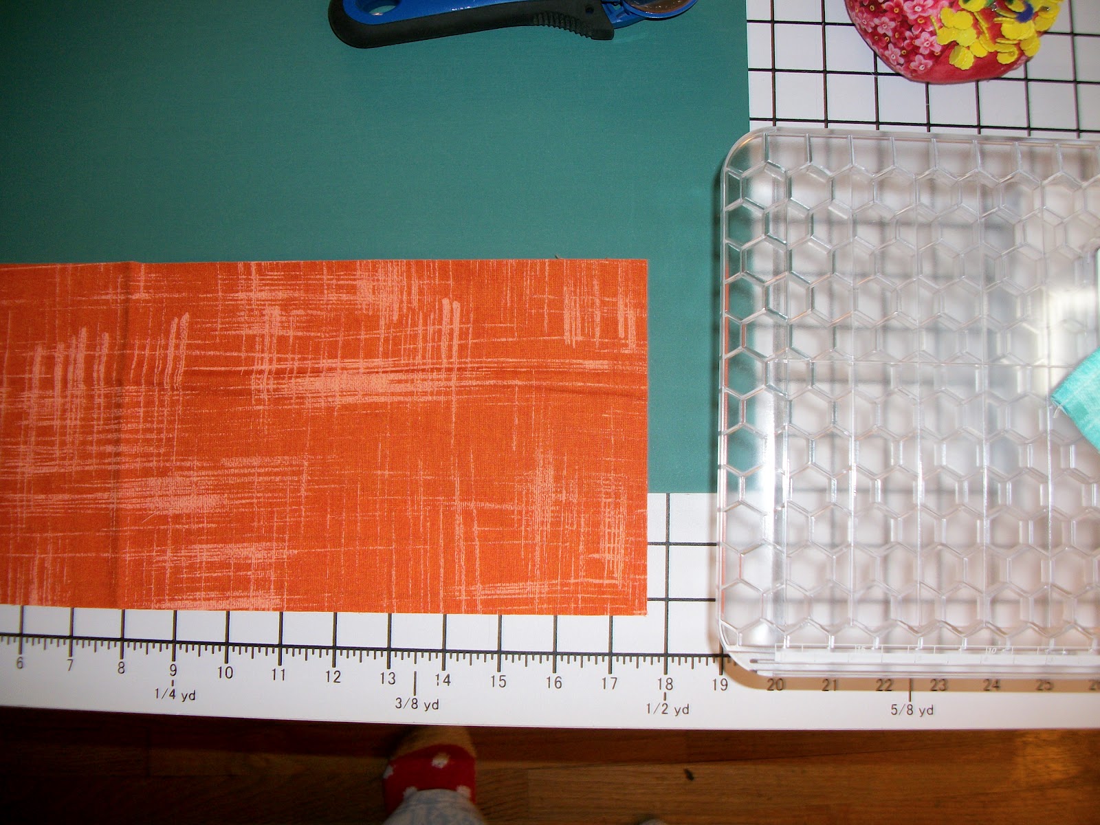 Craizee Quilting Tutorials: Sewing strips together with a bias seam