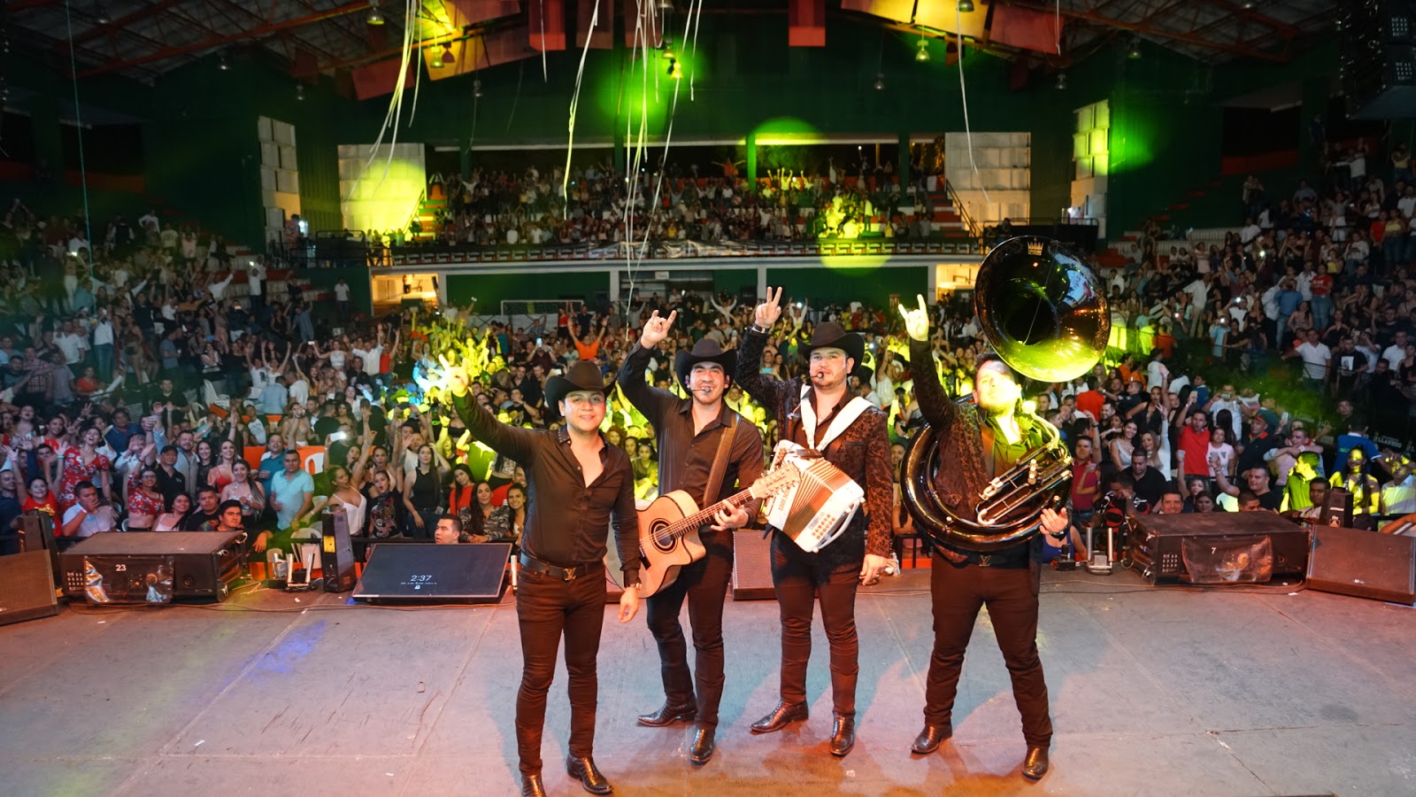 NOTICIAS Y EFEMERIDES MUSICALES Y DEL CINE: CALIBRE 50 CONQUISTÓ EL ...