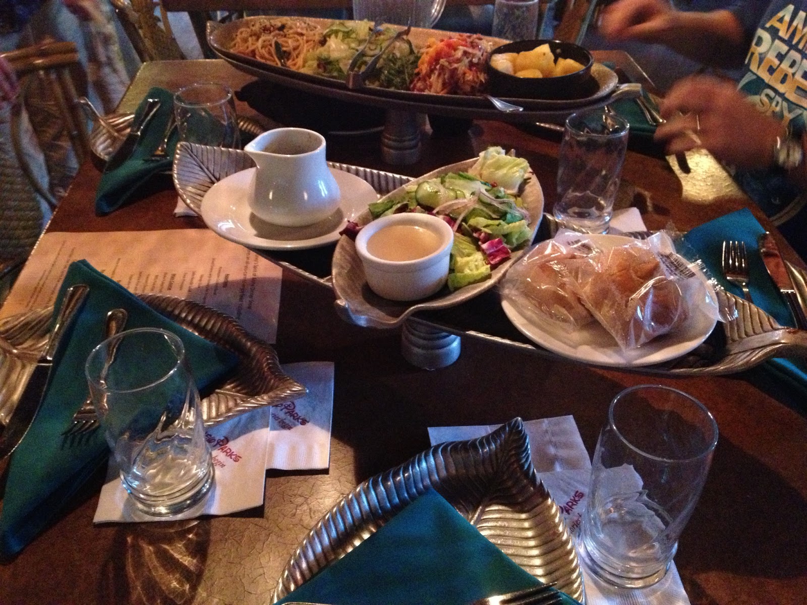 Foodie Friday: Spirit of Aloha Dinner Show at Disney's Polynesian ...