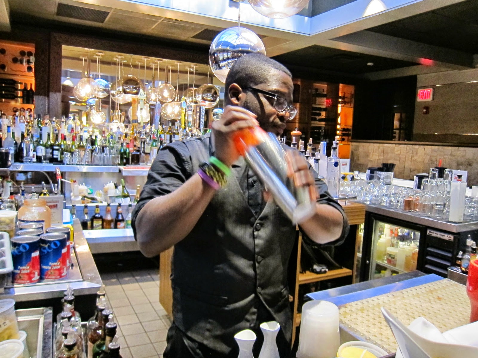 Mami-Eggroll: Dollar Oysters and Bloody Mary Bar at Moonstone's New ...