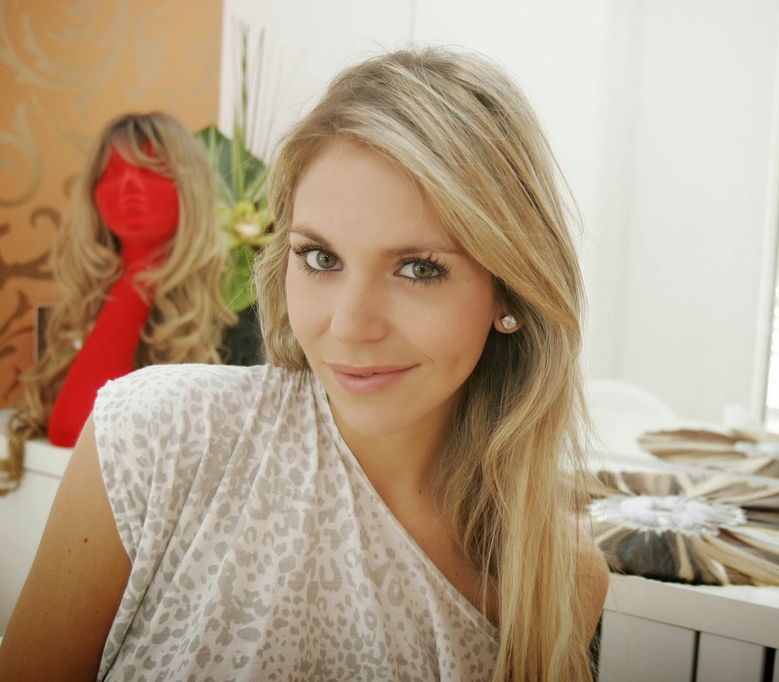 Perfil e fotos de Sara Kostov - Boas.pt - Celebridades e Famosas ...