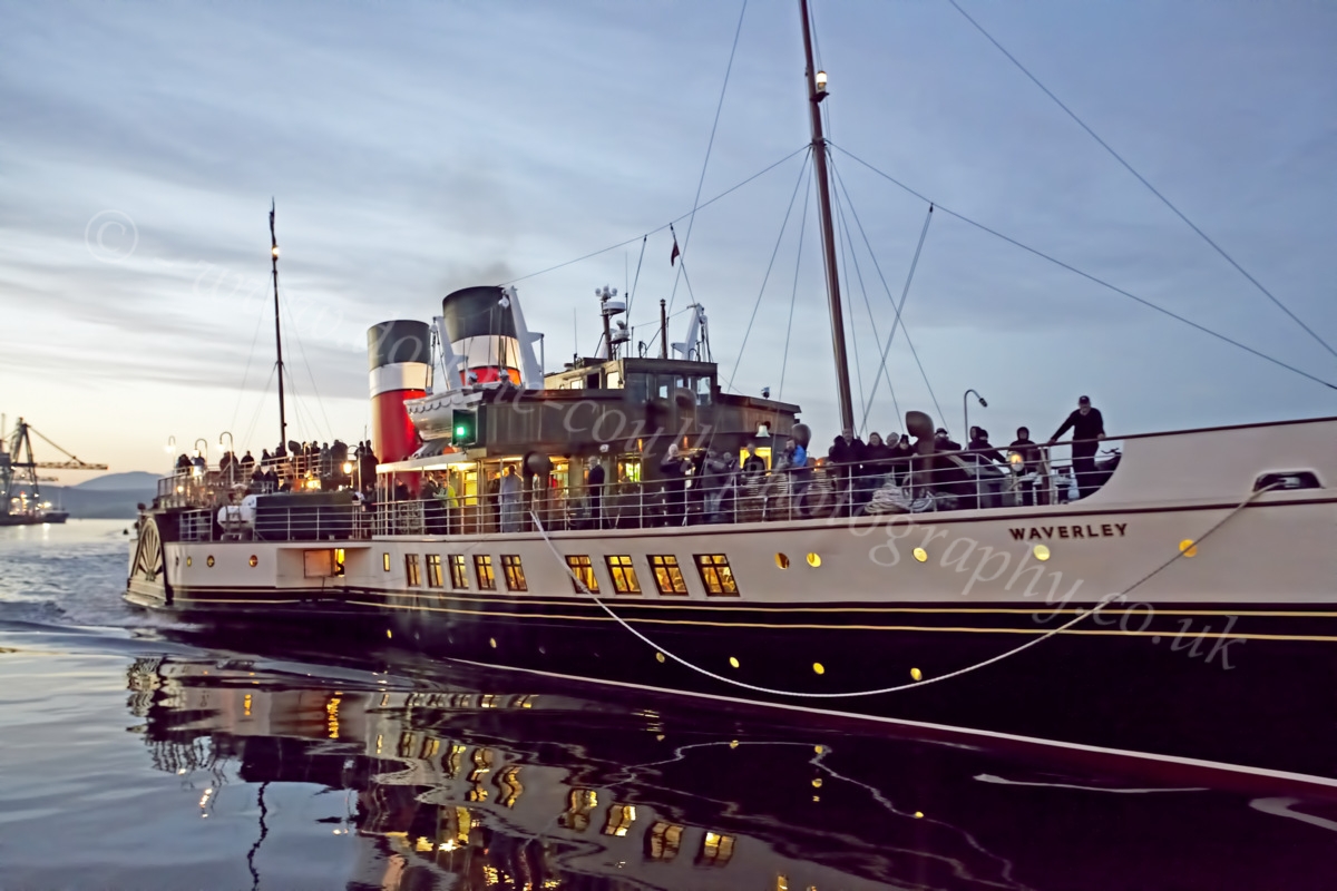Dougie Coull Photography: PS Waverley On Her Final Cruise of 2012 Season