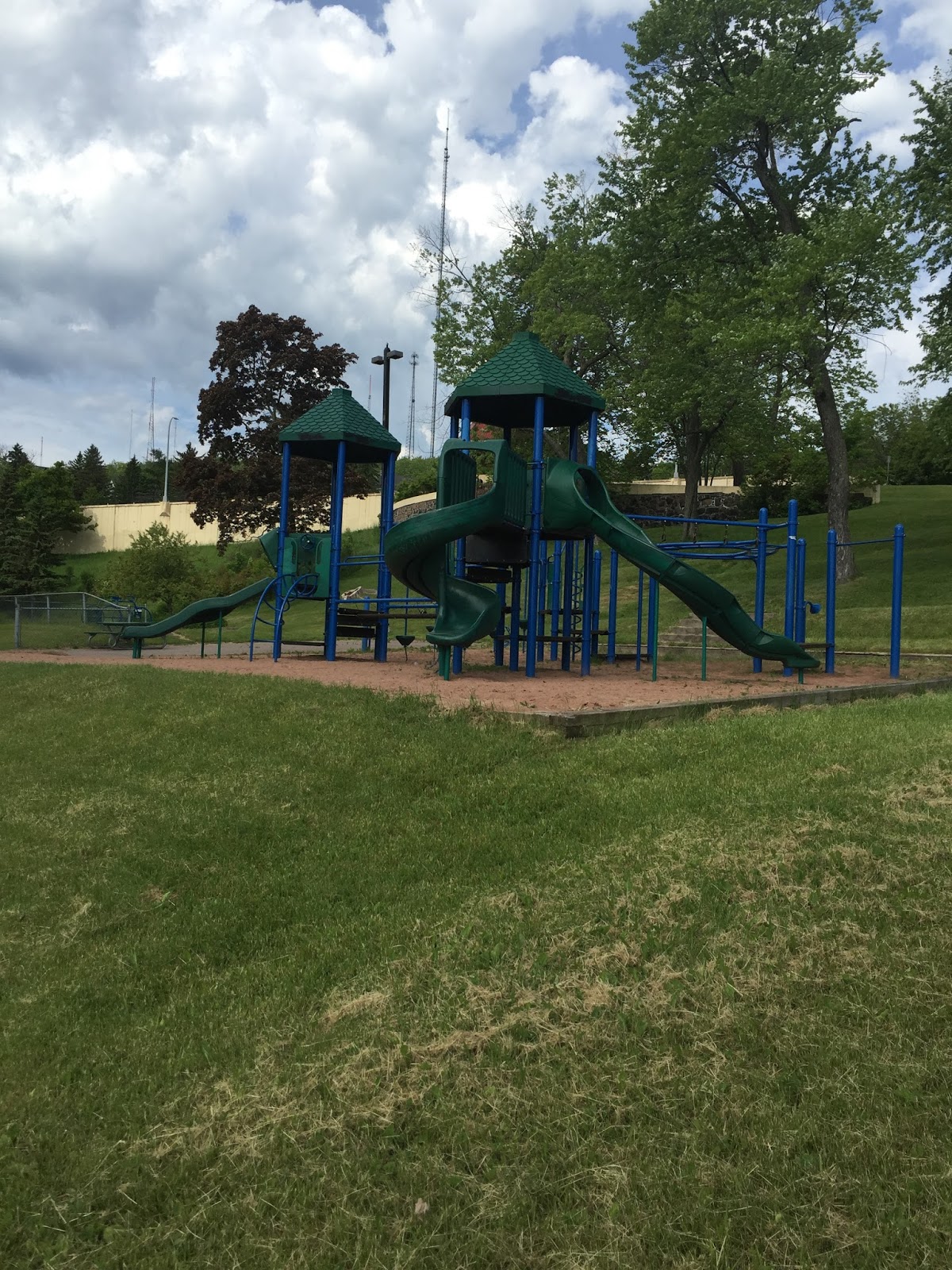 Duluth Playgrounds: Cascade Park