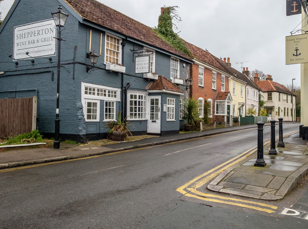 Ann Miles Blog: Private Signs in Old Shepperton, Surrey