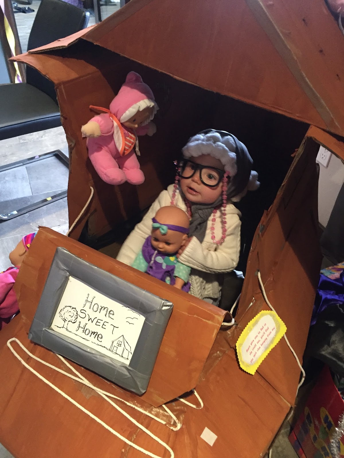 Wynn Creations : The Old lady Who lived in a Shoe Halloween Costume