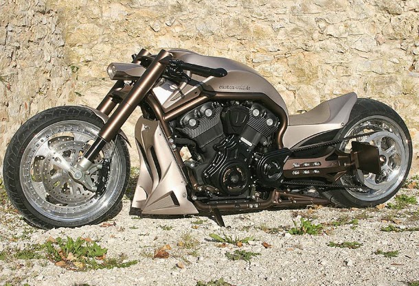 Harley-Davidson V-Rod X impressiona pelas belas curvas agressivas ...