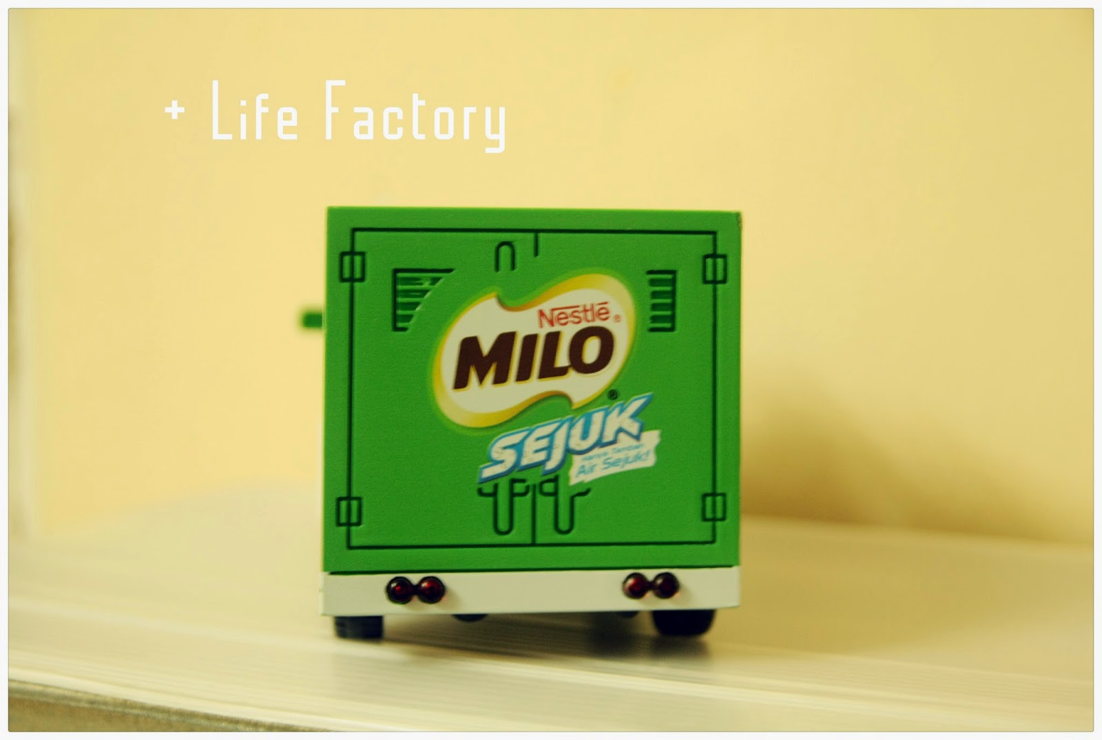 Positive Life Factory: [Collection] Milo Van 90's