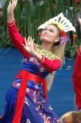 pleasure amazing place: Cokek traditional Betawi dances