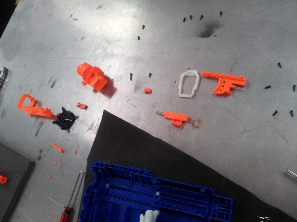 Urban Taggers.: N-Strike Elite Retaliator: Internals