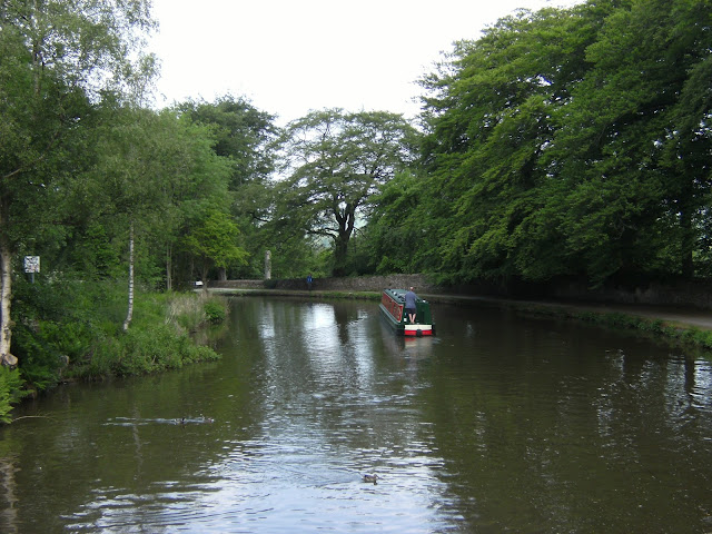 NB Holderness: Marple Locks.