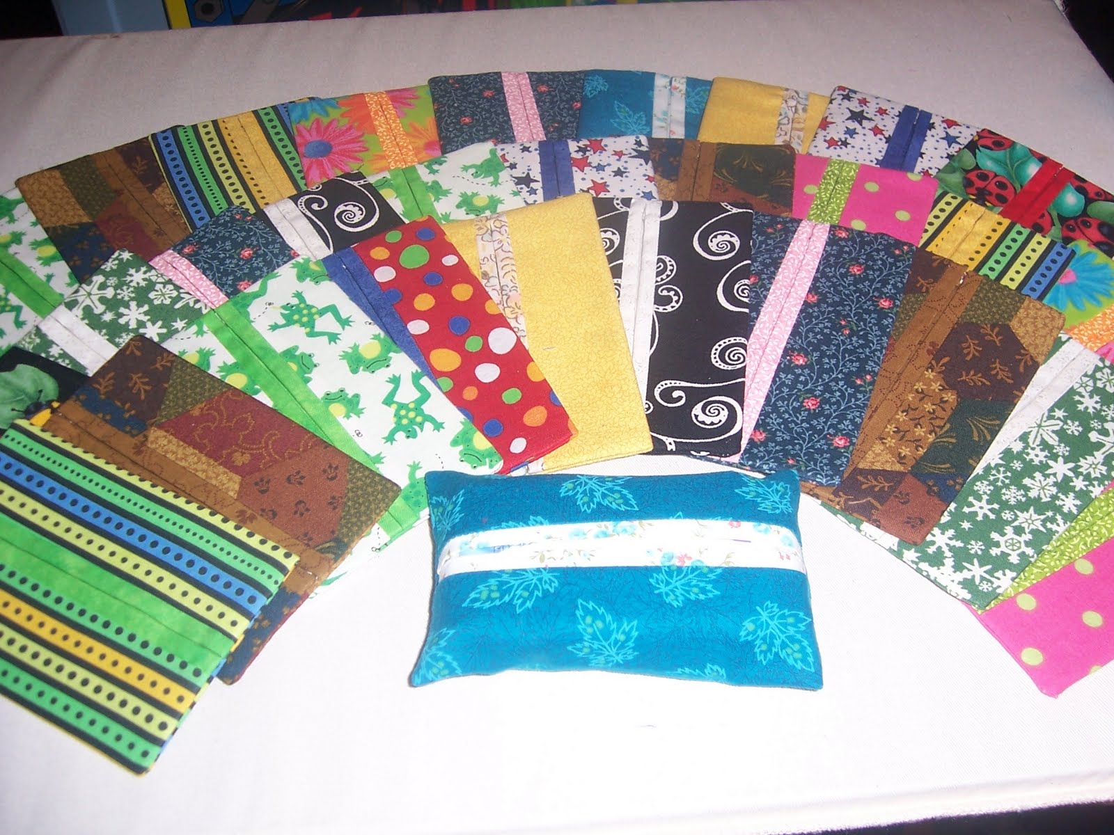 Deb's Days: How to Make an Easy Sew Decorative Pocket Tissue Holder ...