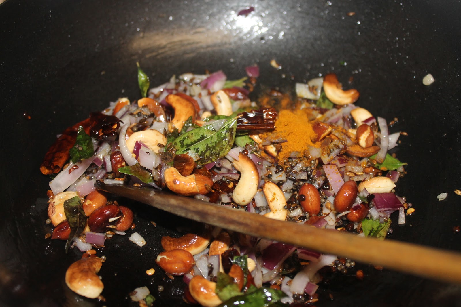 VineelaSiva: Usirikaya Pulihora(Amla Pulihora)