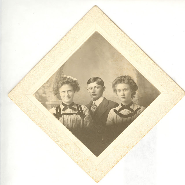 Rarely-Seen Diamond-Shaped Portraits of People at the Turn of the ...