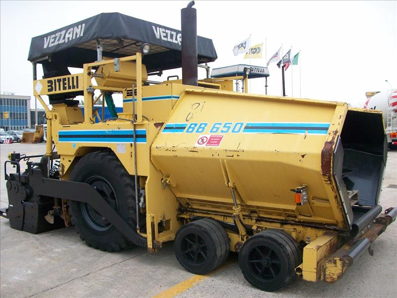 SOON SENG LEE HEAVY EQUIPMENT PLT: Bitelli BB650 Asphalt Paver / Finisher
