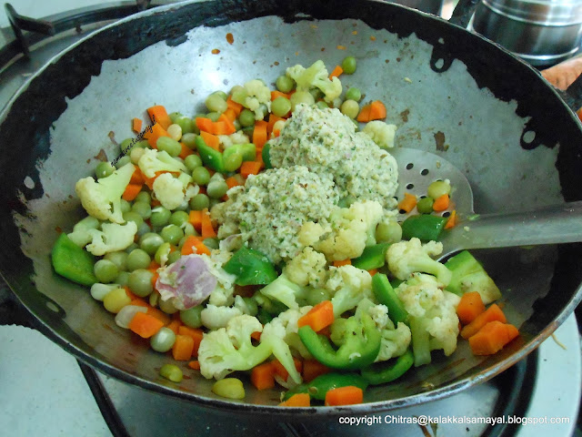 kalakkalsamayal: Cauliflower Masala Curry