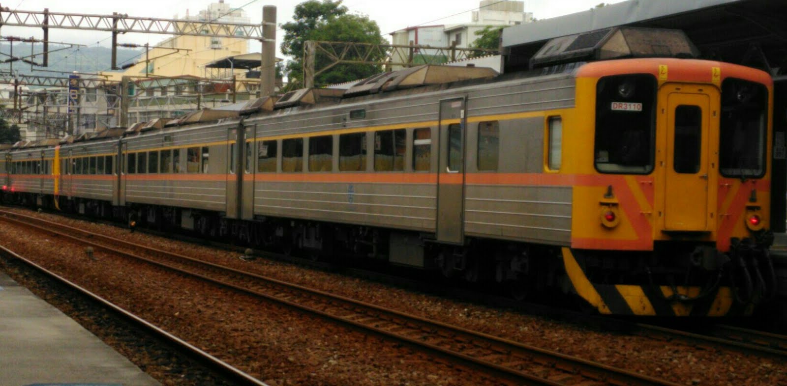 DR3100型柴油聯結車