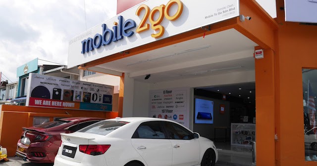 Isaactan.net: Mobile2Go PJ Signature Store With First Mi Zone In Malaysia