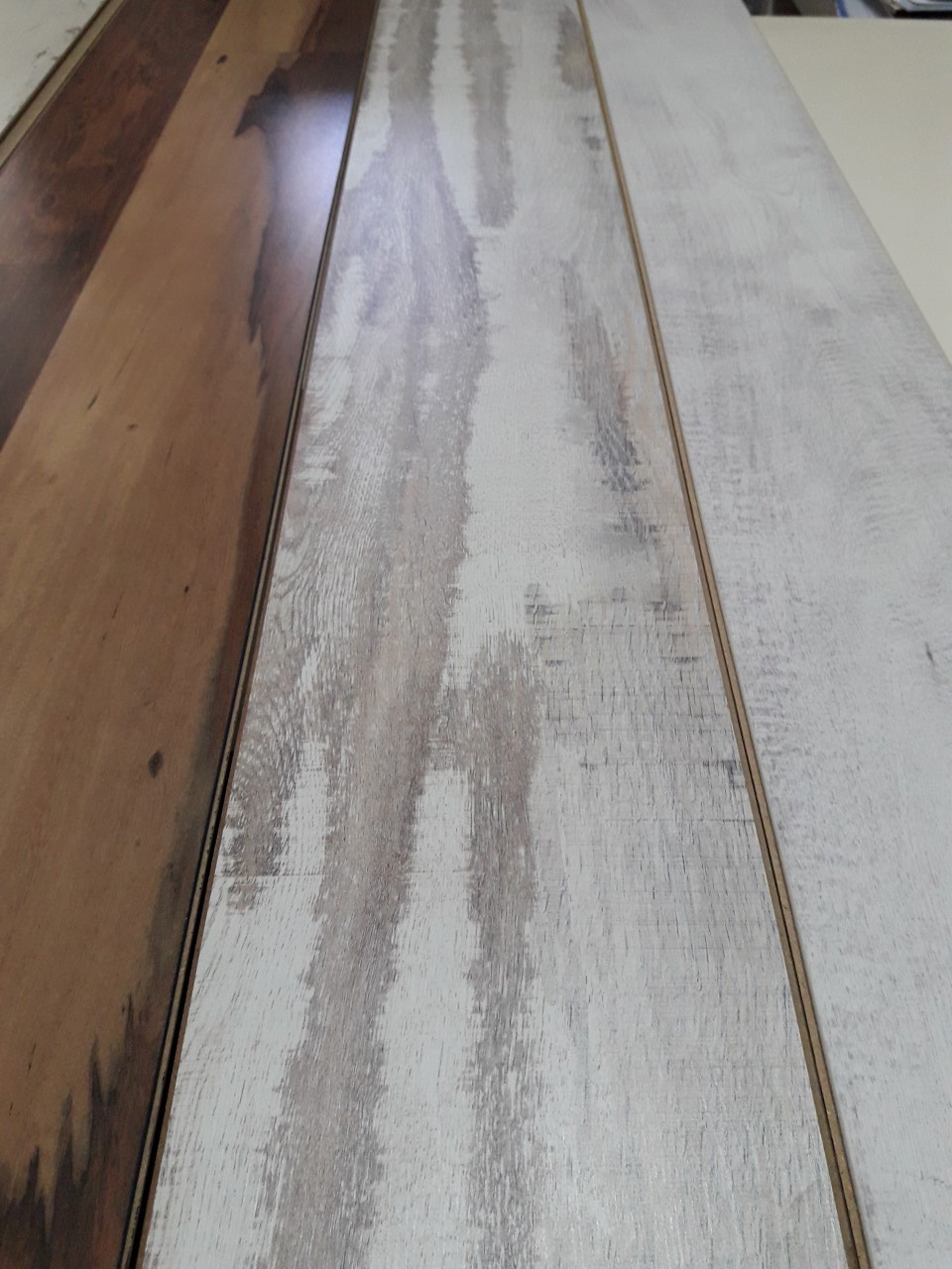 Exclusve Desenli Laminat Parke Modelleri: Beyaz Tasarım Laminat Parke ...