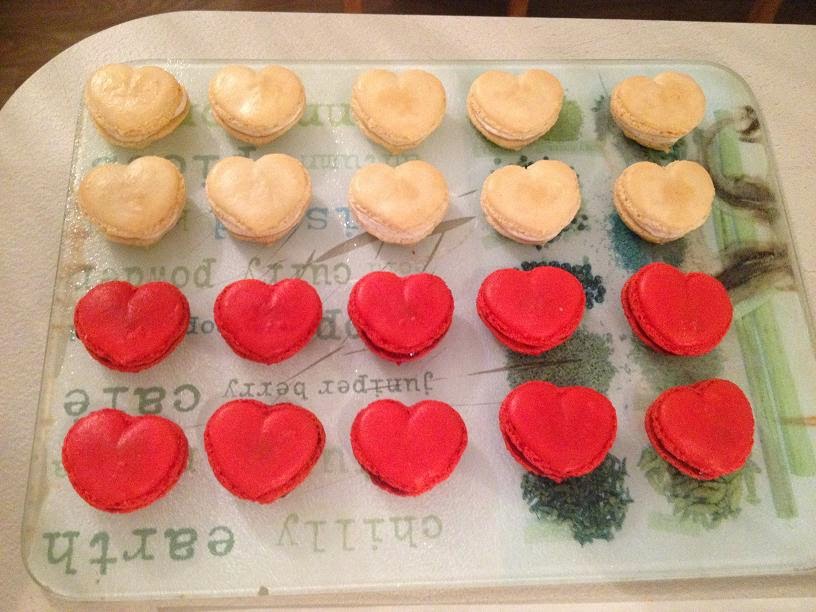 Fabtastic Cakes: Macarons en forme de coeurs pour la St Valentin