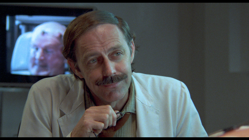 Good Efficient Butchery: Retro Review: HOWLING III (1987)