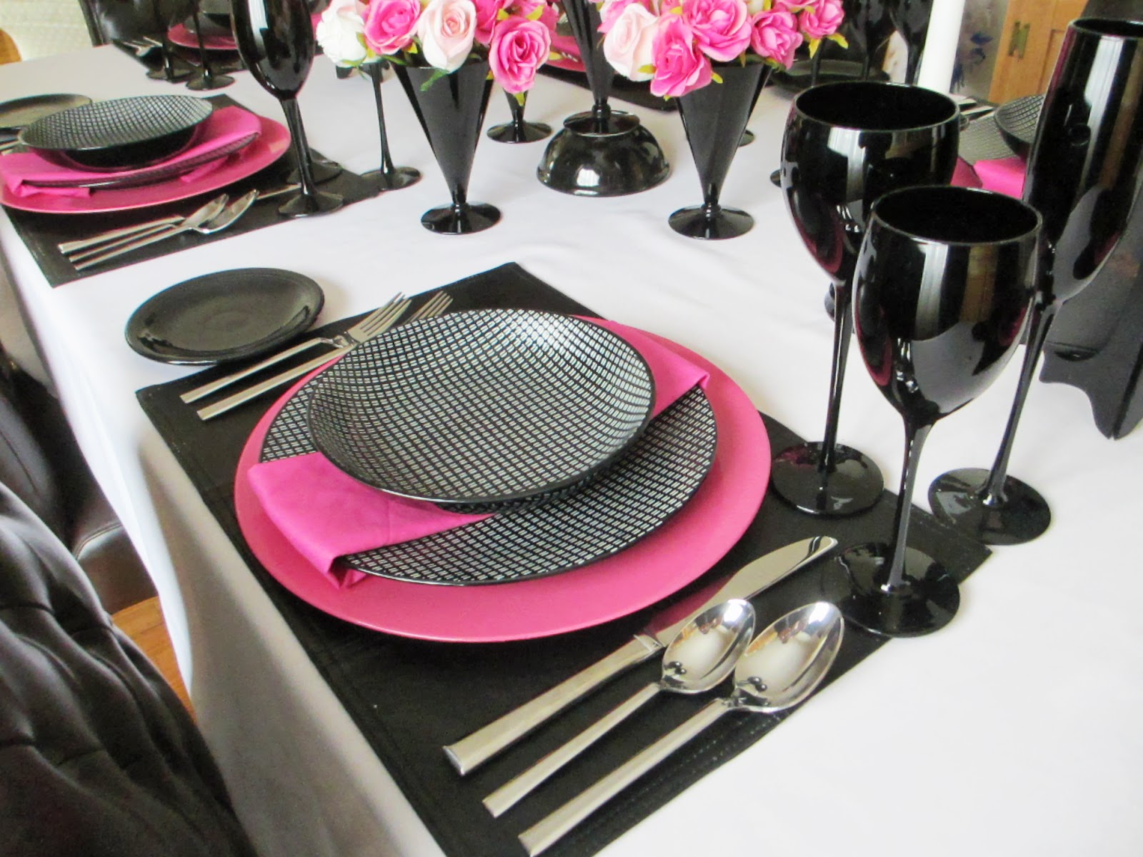 The Welcomed Guest: Elvis Has Left the Building Tablescape