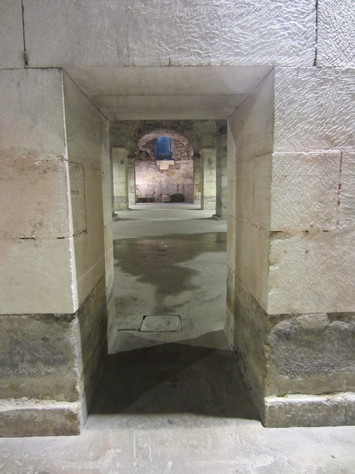 Souvenir Chronicles: SPLIT, CROATIA: EXPLORING INSIDE THE PALACE WALLS