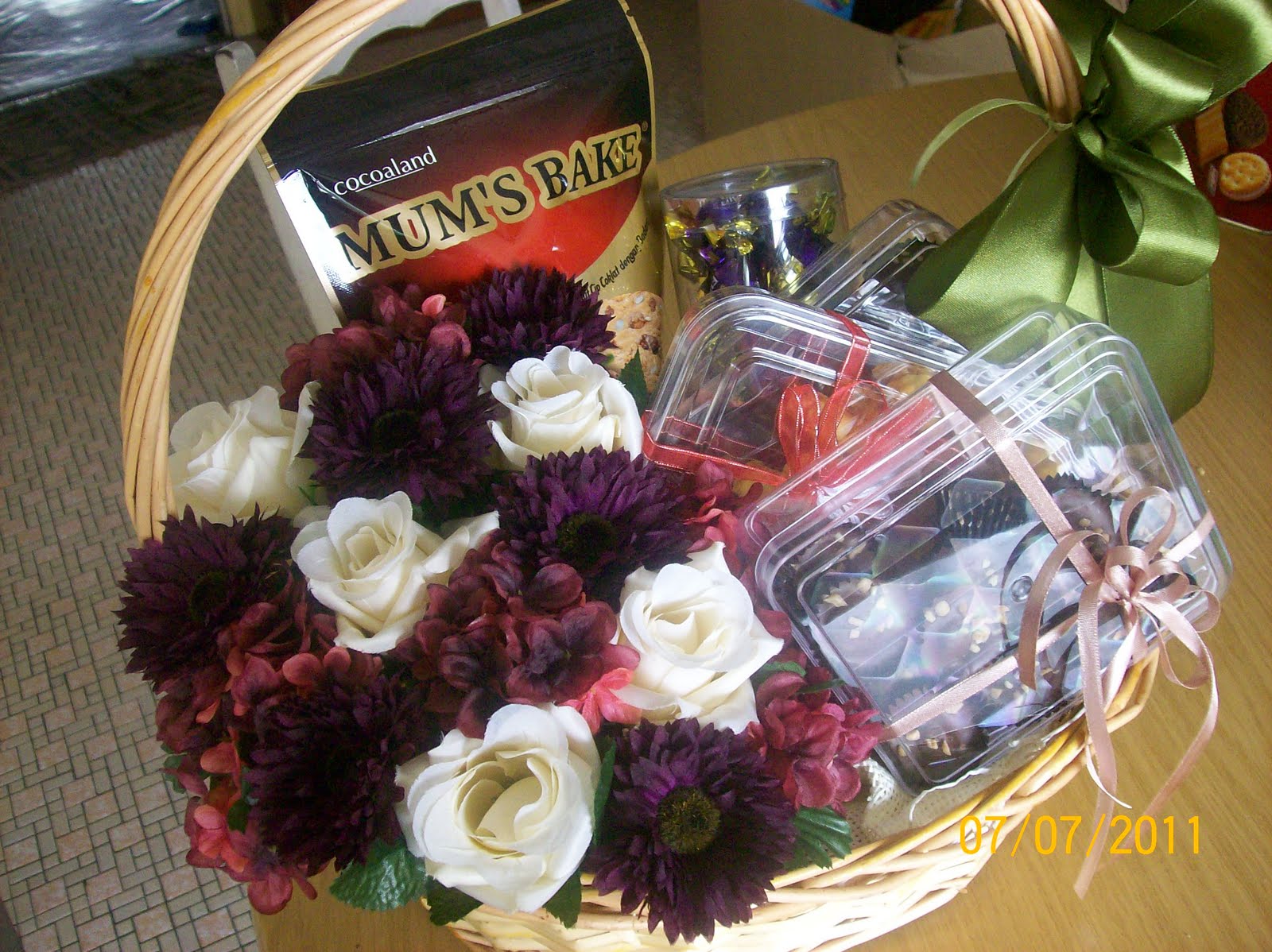 Mentari Timor Florist and Wedding Creation: Hamper kuih raya