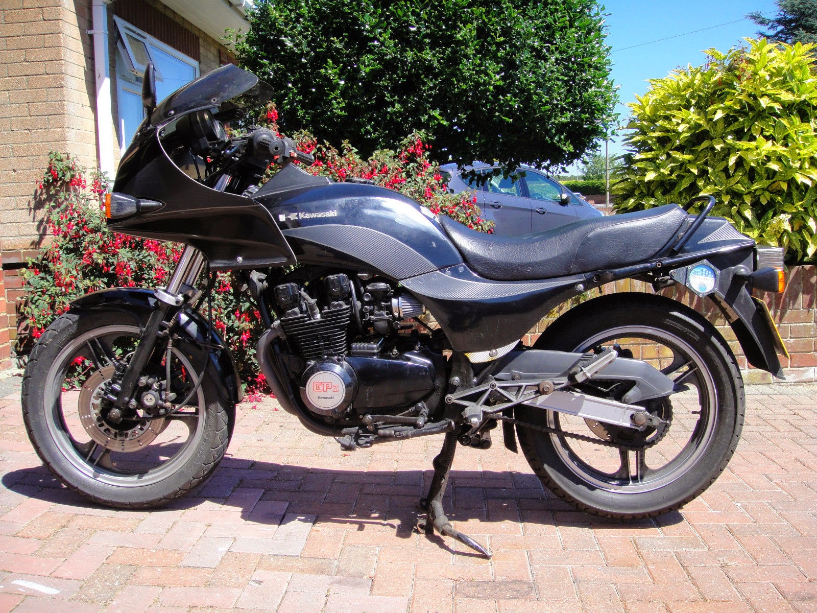 Motorcycle Restoration Projects UK: Kawasaki GPZ 550 1988 Running ...