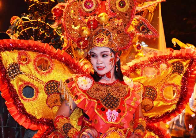 Enjoying Solo Batik Carnival in Solo city - Tourism Gemza