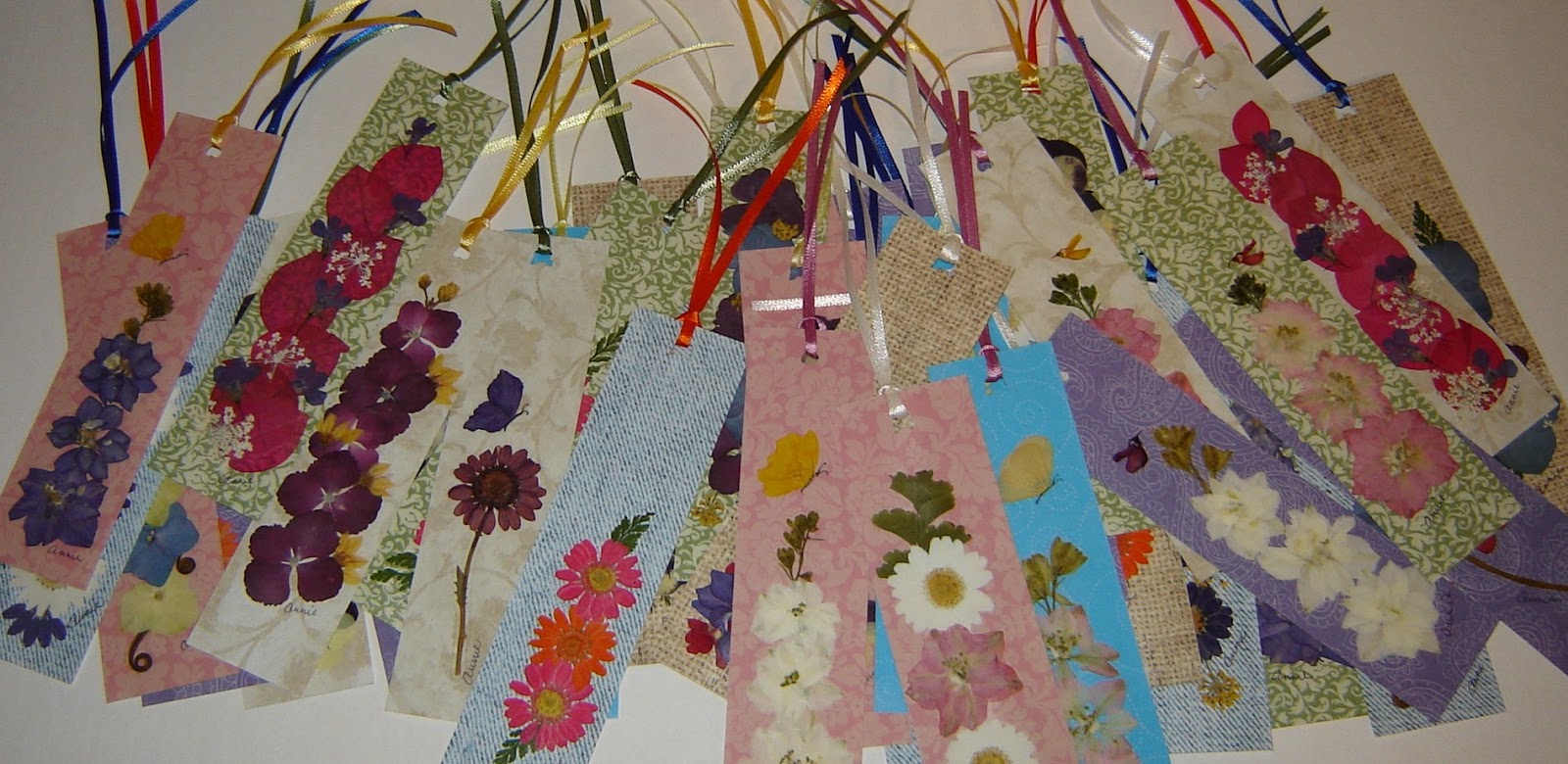 Pressed Garden: You Can Do This! Pressed Flower Art Bookmarks!
