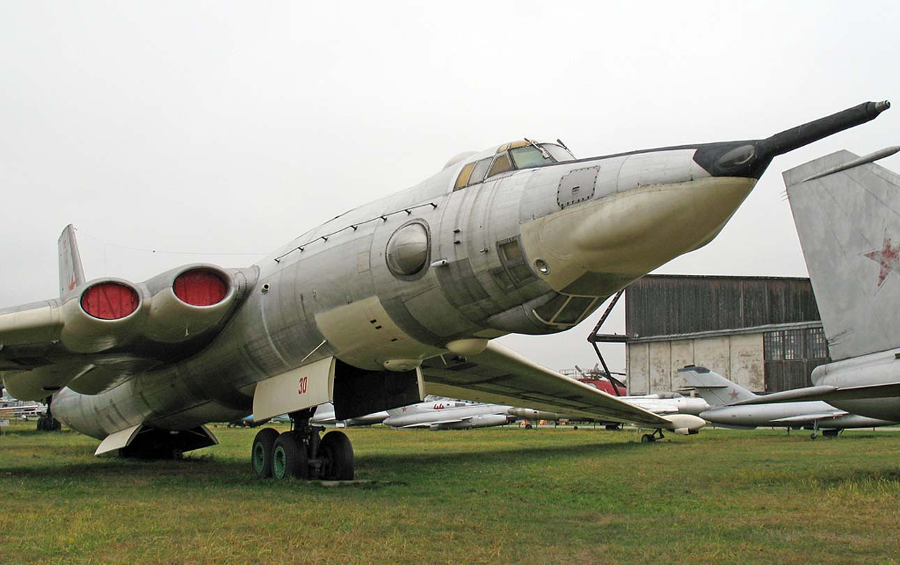 nhungdoicanh: Myasishchev 3M Bison-B