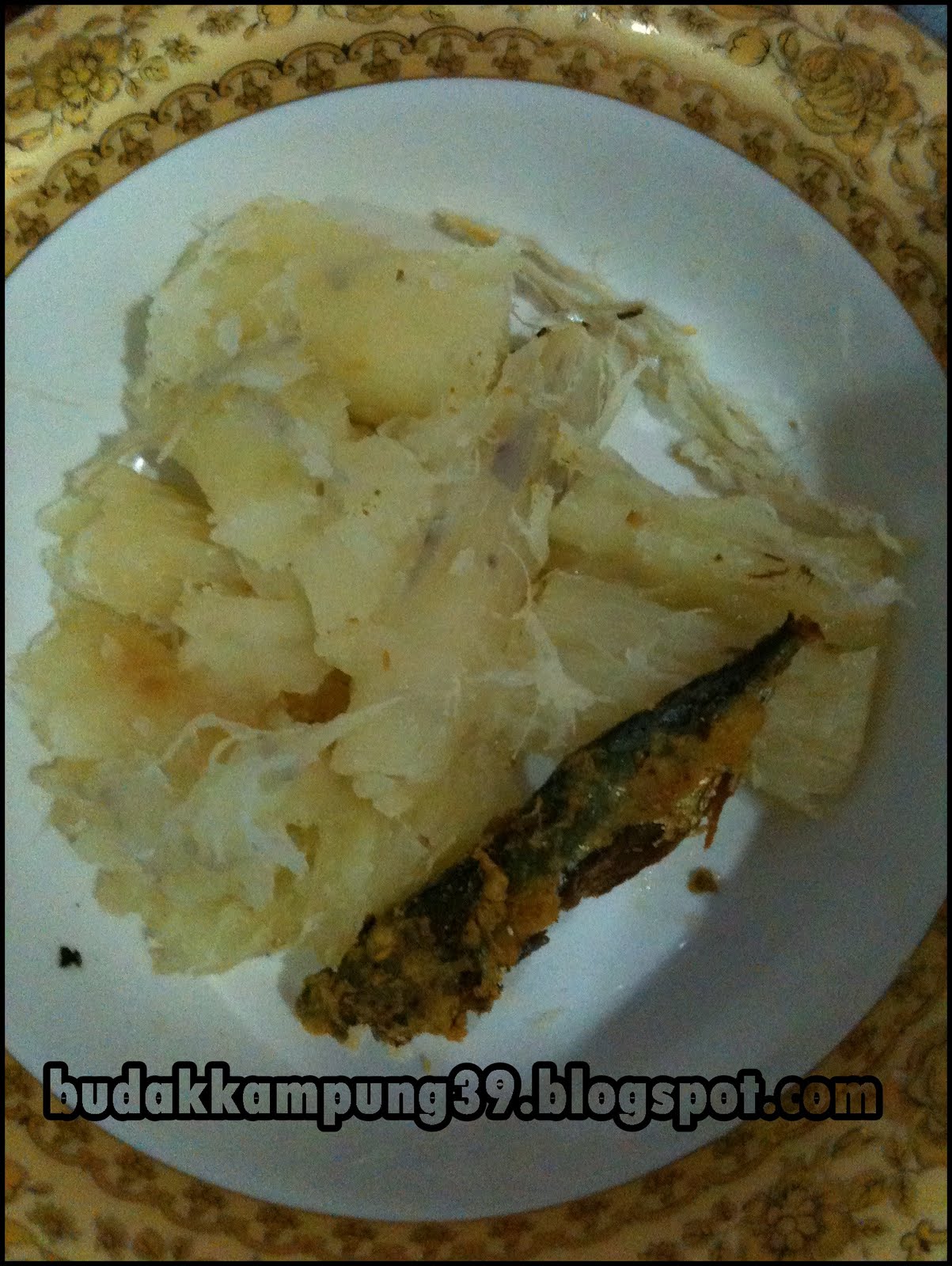 irwanmiswan: makan-makan: ubi rebus ikan kering yang menyirap