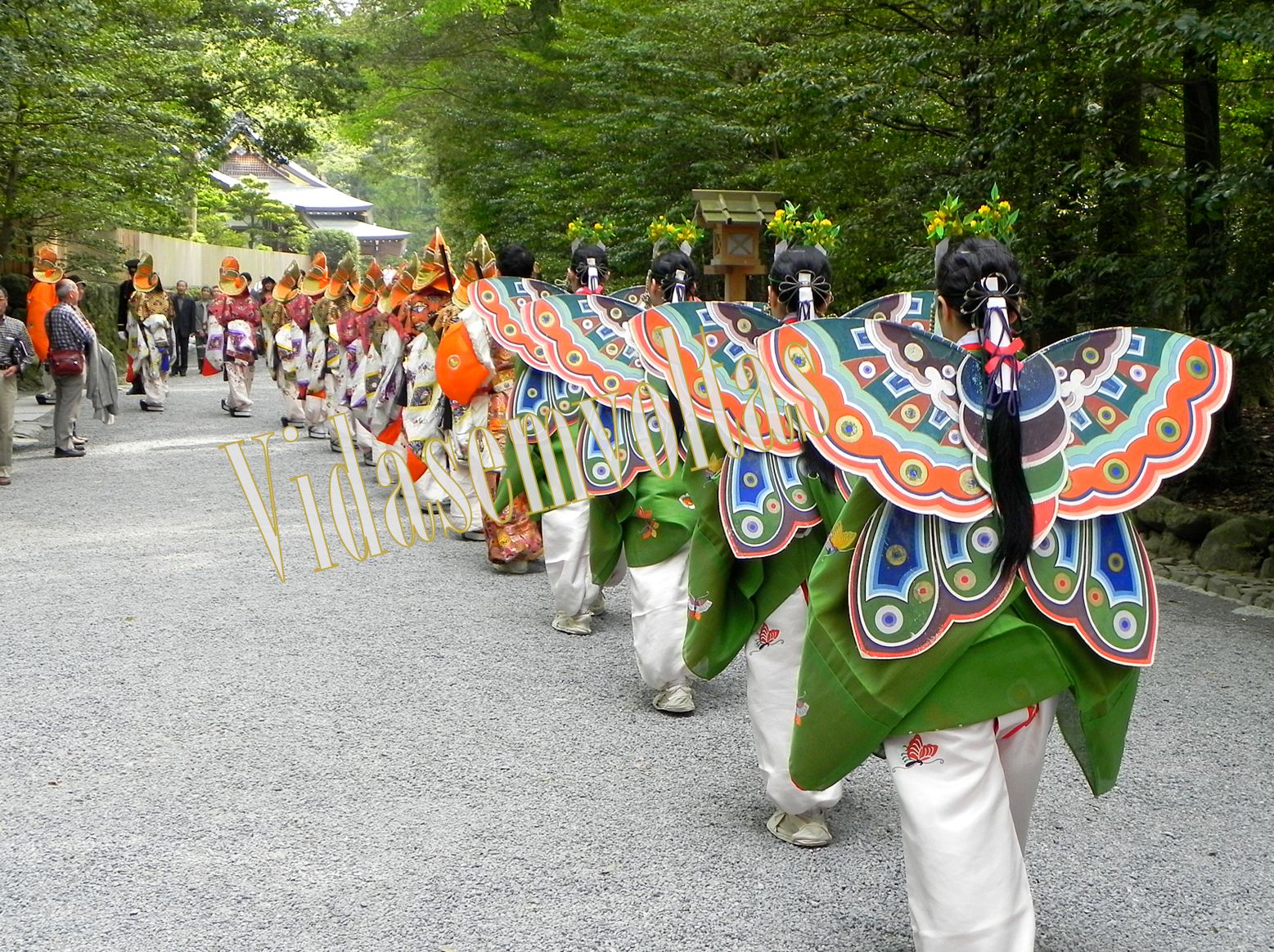 Kagura, ritual xintoísta sacro artístico de oferenda aos deuses