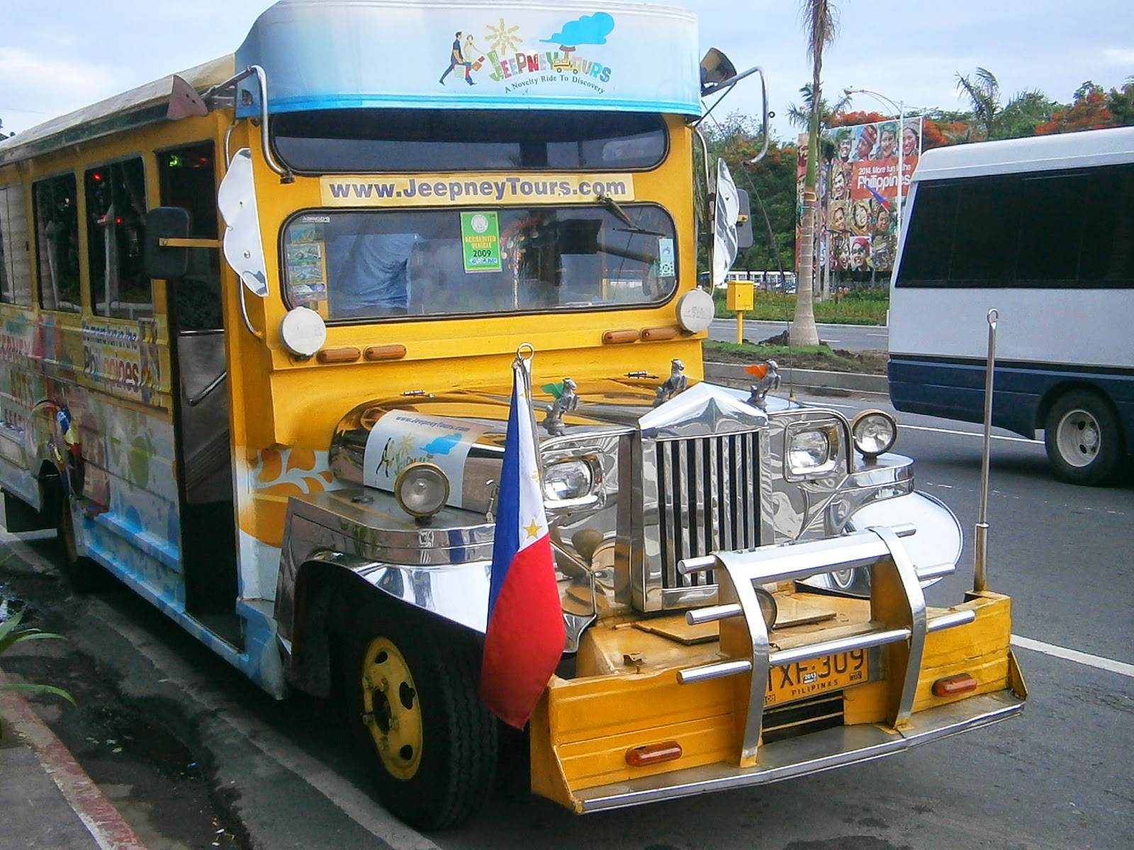 Photoescape Travels...: Enjoy a Road Trip of Manila with Jeepney Tours!