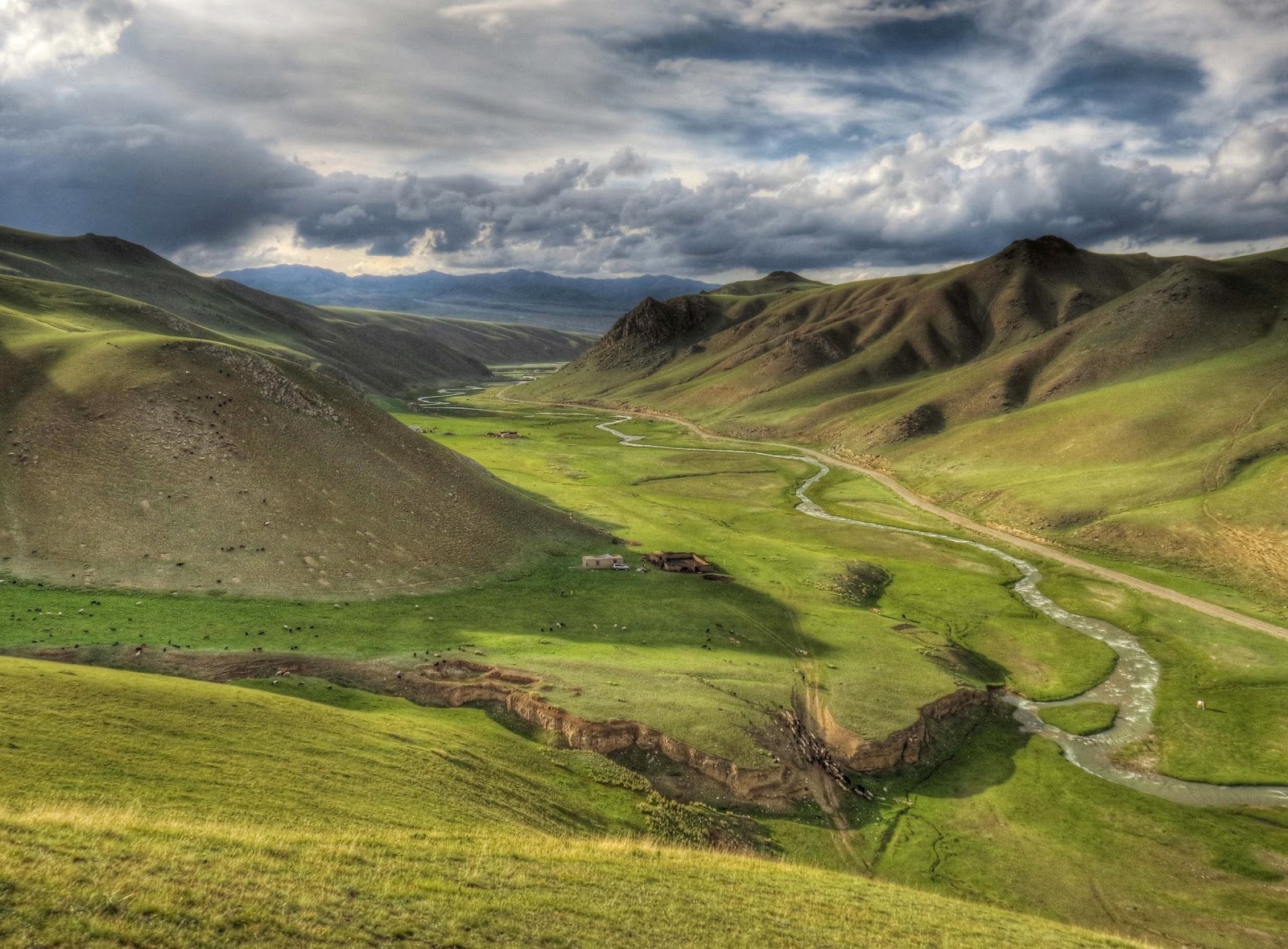 Kyrgyzstan ( Кыргызстан ). A voyage to Kyrgyzstan, Asia - Bishkek, Osh ...