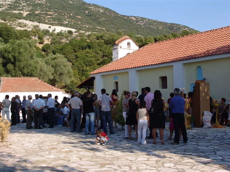 Κατούνα Νέα Ειδήσεις: ΓΙΟΡΤΑΖΕΙ Η ΠΑΝΑΓΙΑ ΣΤΑ ΠΑΛΙΑ ΑΧΥΡΑ