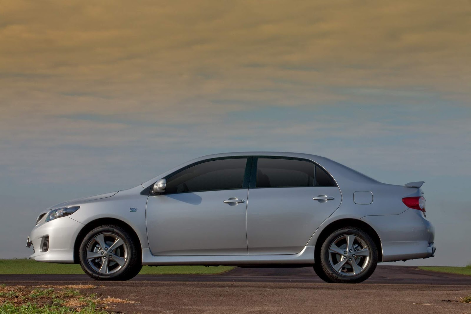 Toyota Corolla XRS 2013: fotos, consumo, desempenho