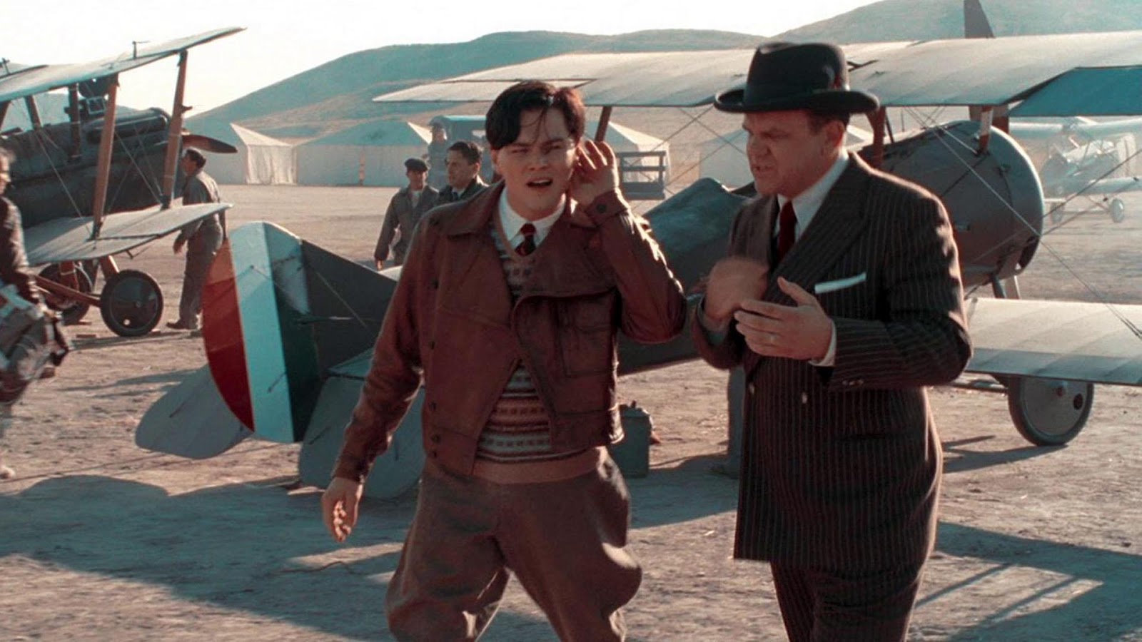 movies-books-writers-comics: THE AVIATOR