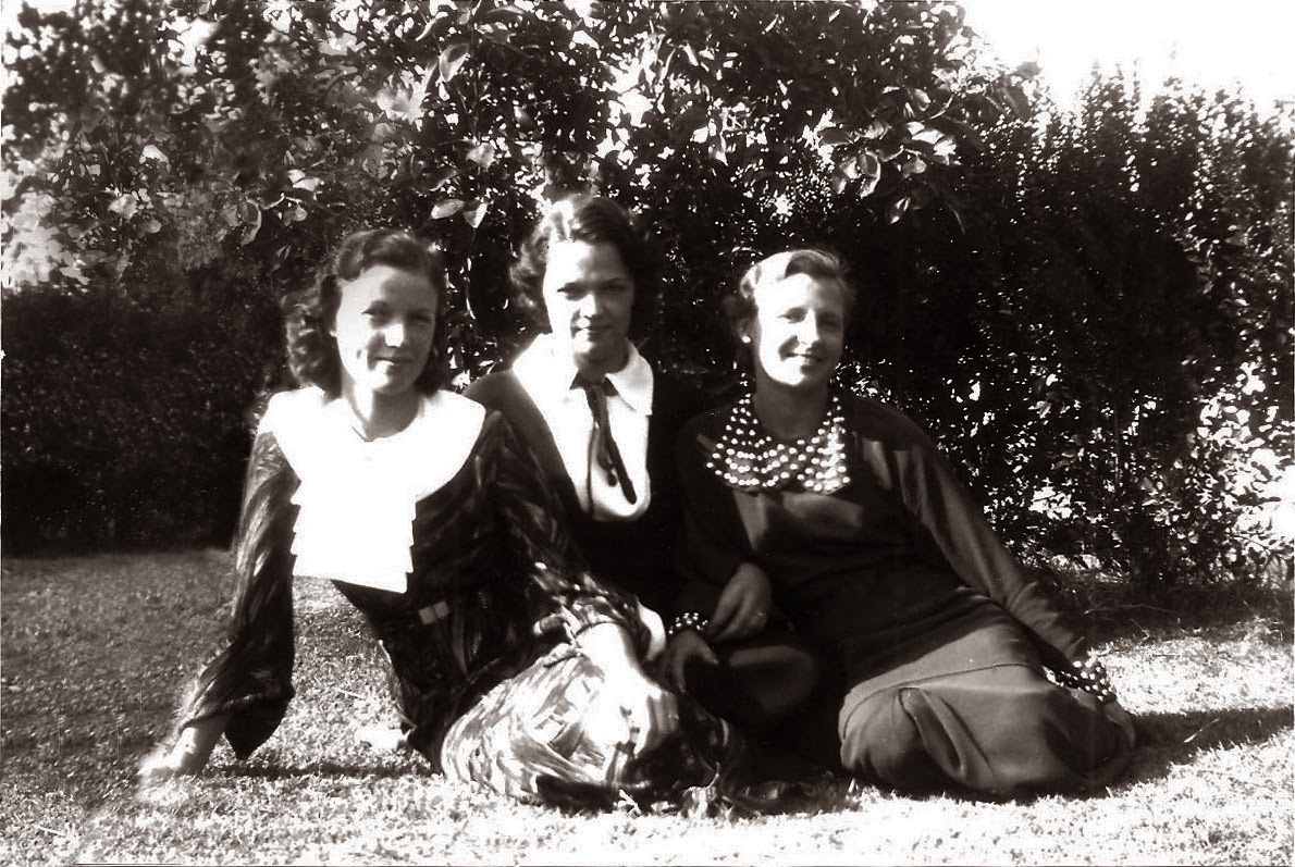 The Little House on the Corner: 2014-04-20