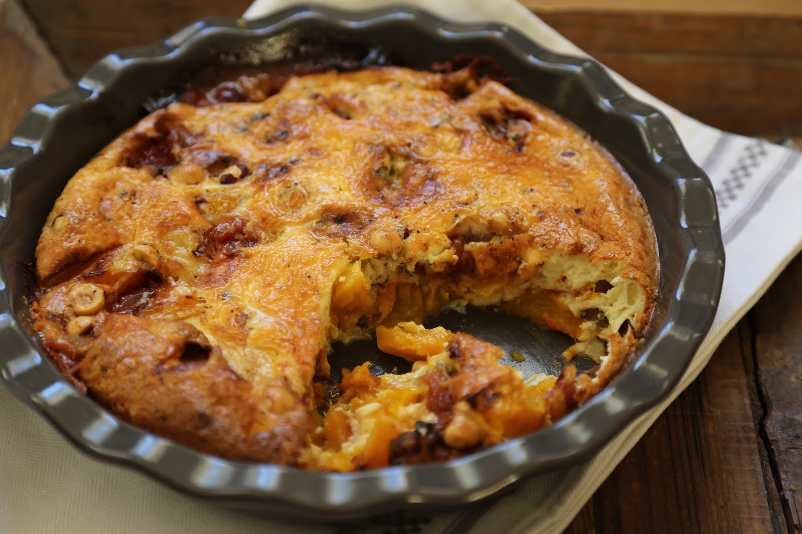 Clafoutis butternut , stilton , noisettes et pâte de coing / On dine ...