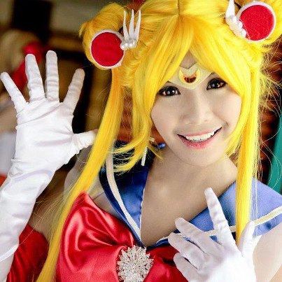 Myrtle Sarrosa and Kuya Kim Bonds with Cosplayers and Toy Collectors in ...