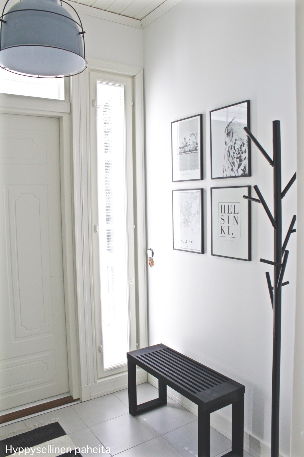 Eteisen mustavalkoiset julisteet - Hyppysellinen paheita