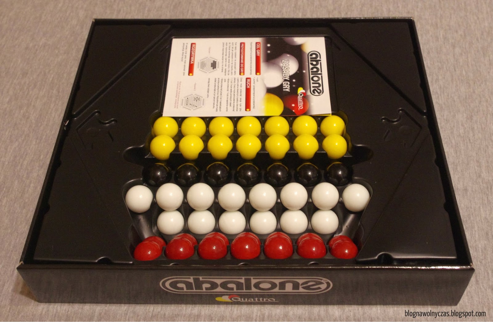 ABALONE QUATTRO: lecimy sobie w kulki - recenzja gry.