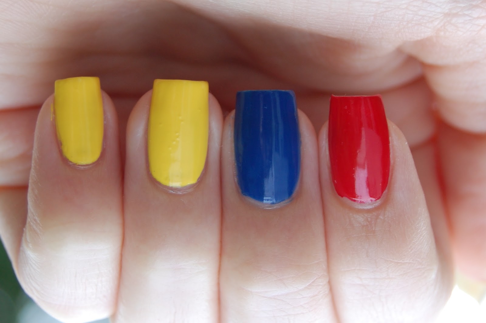 Paleberry: Colombian Independence Nails