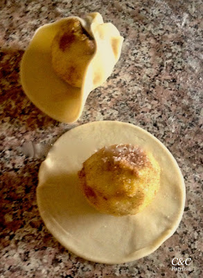 Ricoprire le meline con la pasta matta sigillandole bene nella parte ...