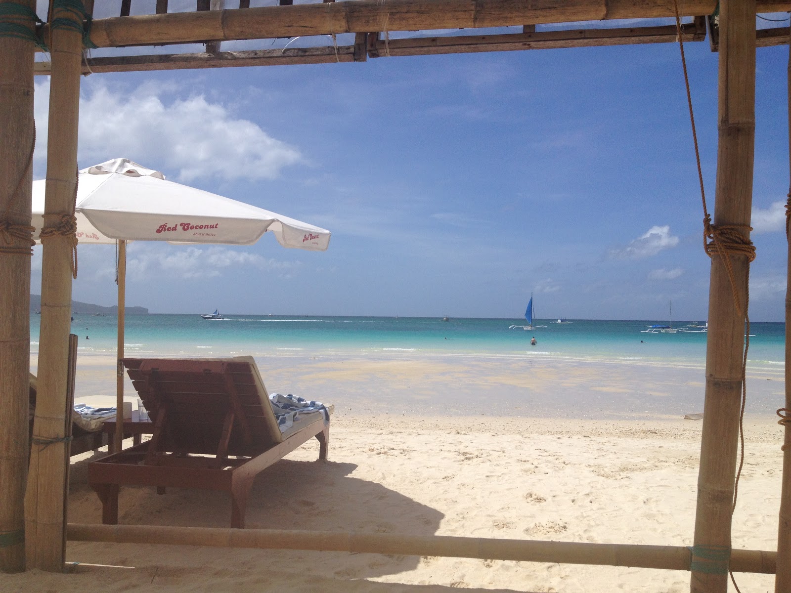 Sleepless in Singapore: Fall Break in Boracay