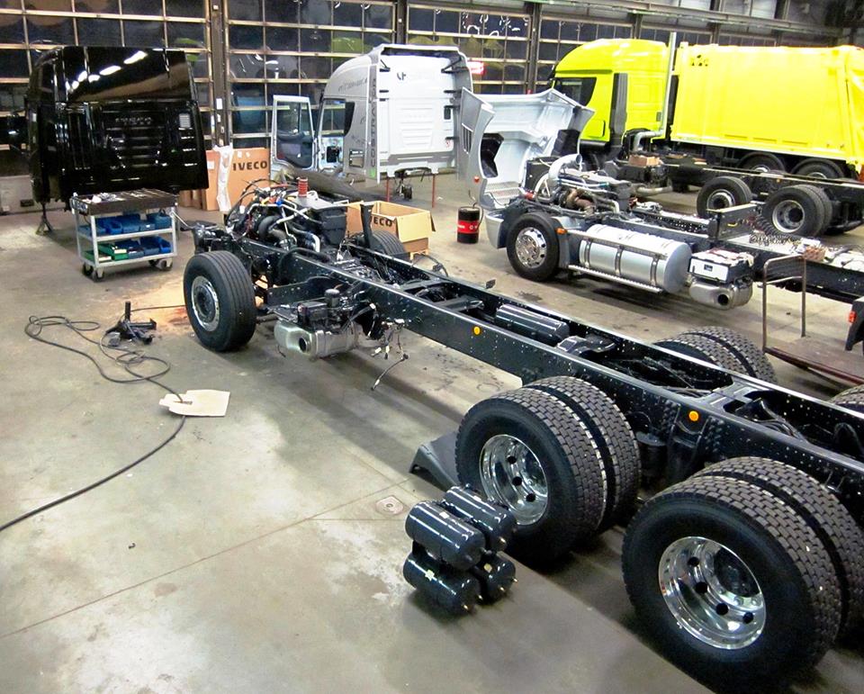 DIECIOCHO RUEDAS: IVECO POWERSTAR / STRATOR… CAMINO A LOS 20 AÑOS…