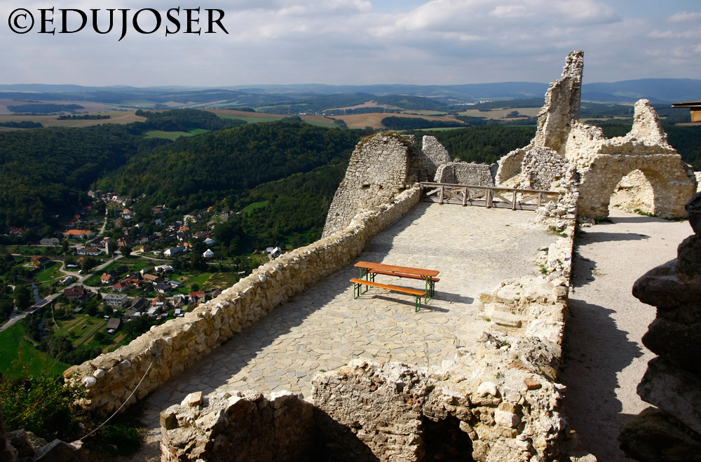 EDUJOSER: CASTILLO DE CACHTICE (Eslovaquia)