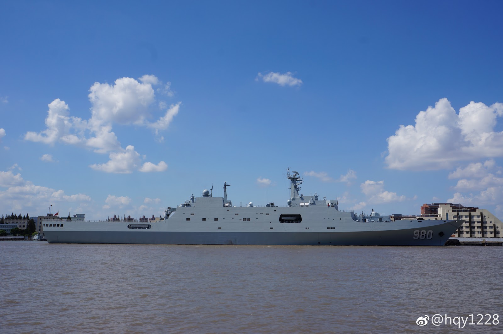 China Defense Blog: The fifth Type 071 LPD